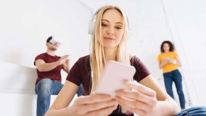 Jak Polacy korzystają z Internetu w 2025 roku? Najnowsze dane GUS ...